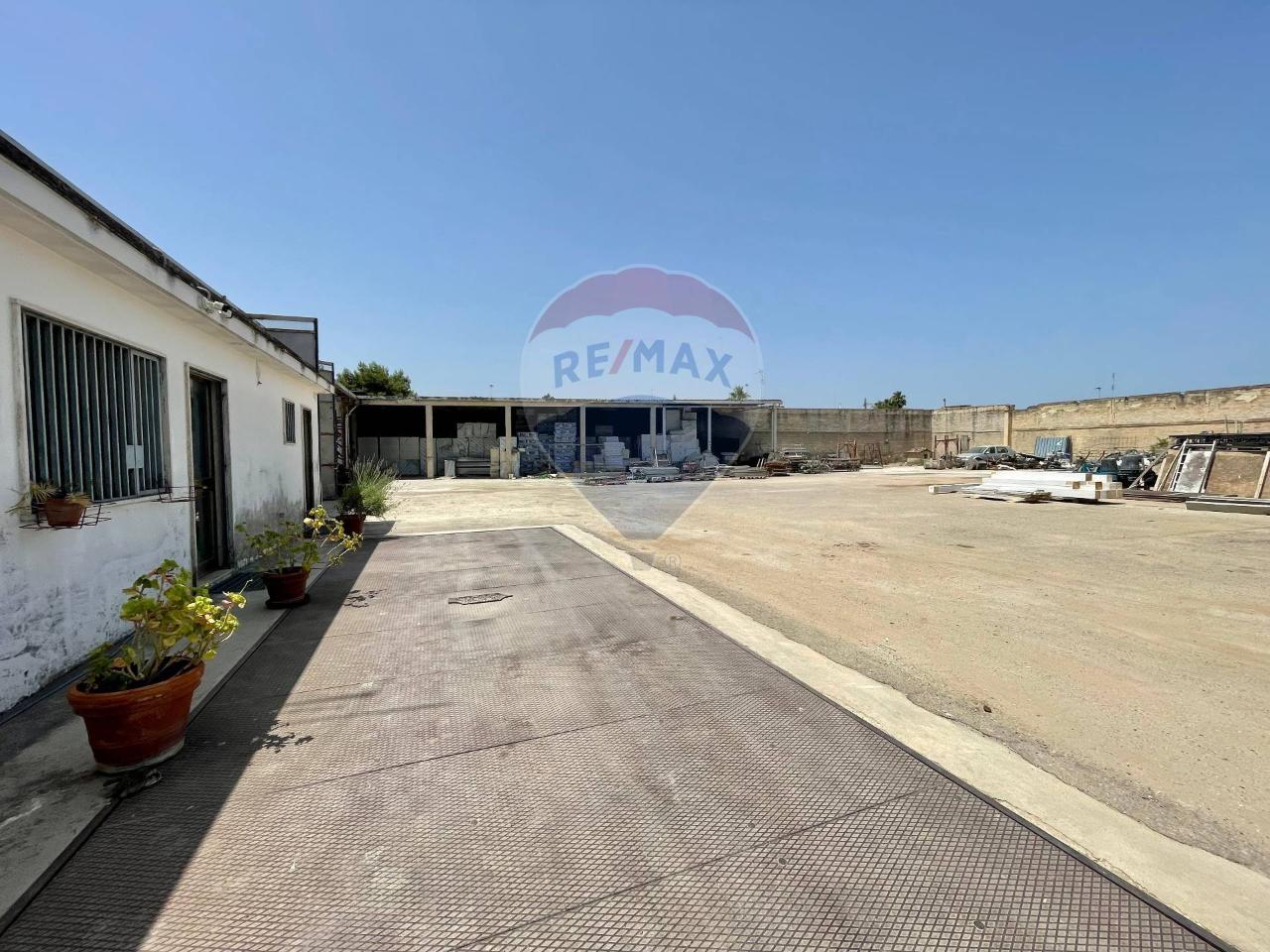 Capannone in vendita a Bari