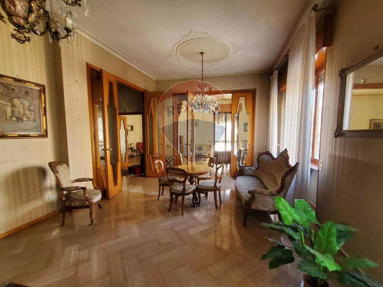 Casa indipendente in vendita a Voghera