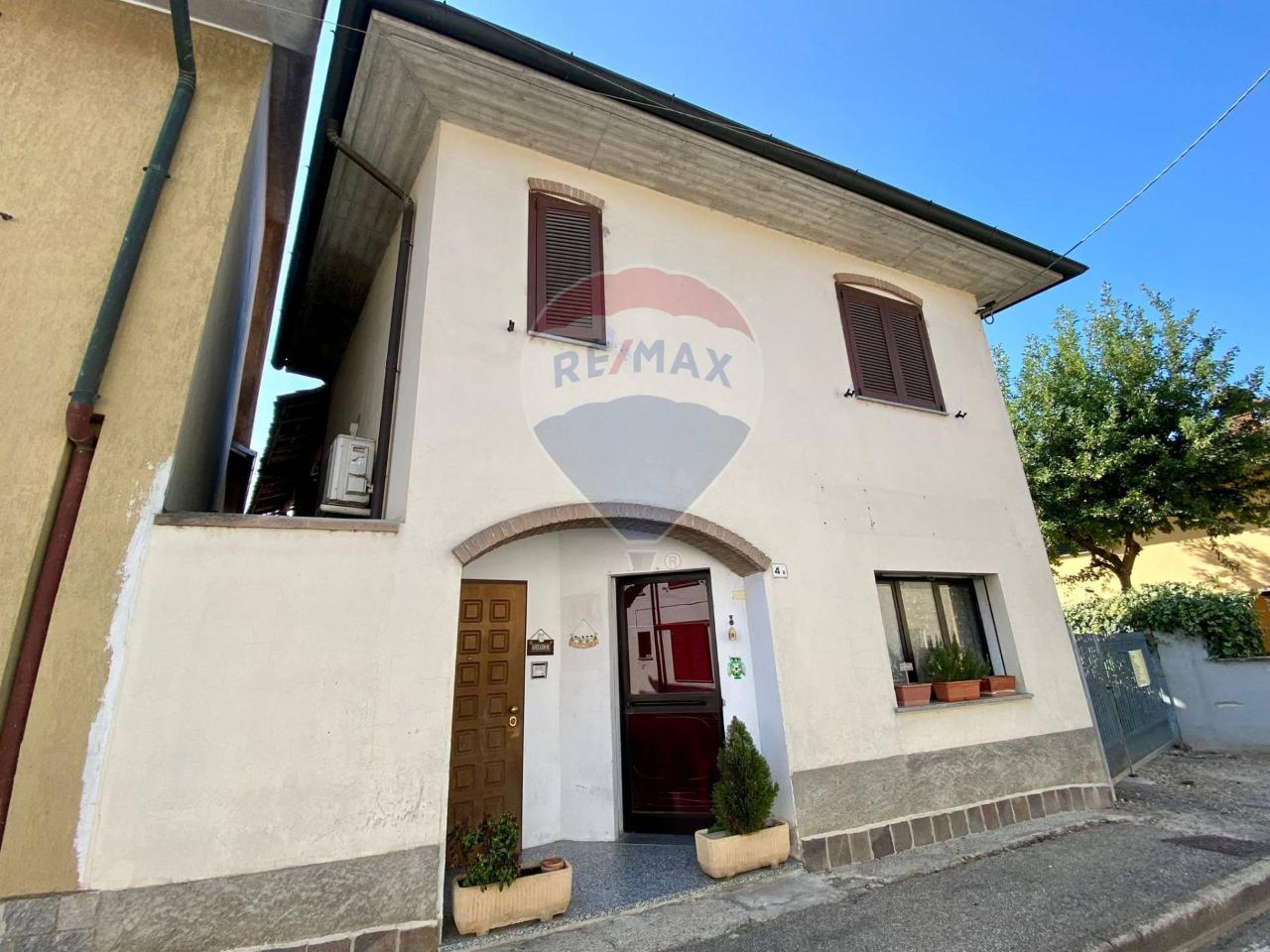 Casa indipendente in vendita a Vellezzo Bellini