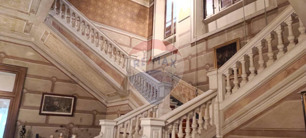 Villa in vendita a Caravate