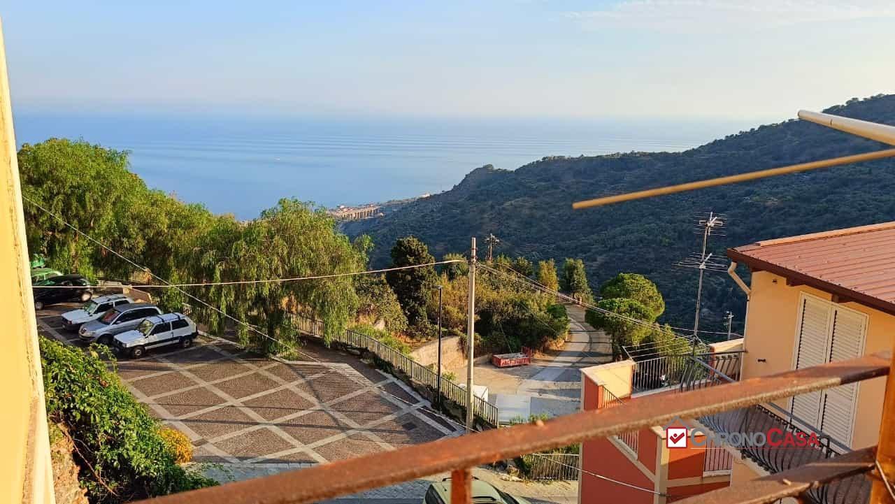 Casa indipendente in vendita a Ali' Terme