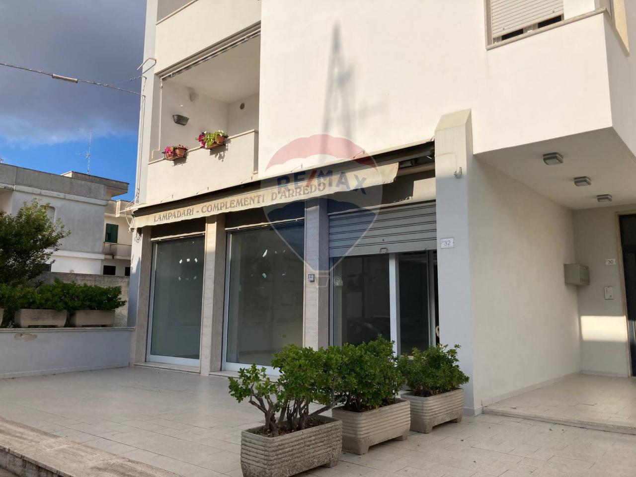 Negozio in vendita a Poggiardo