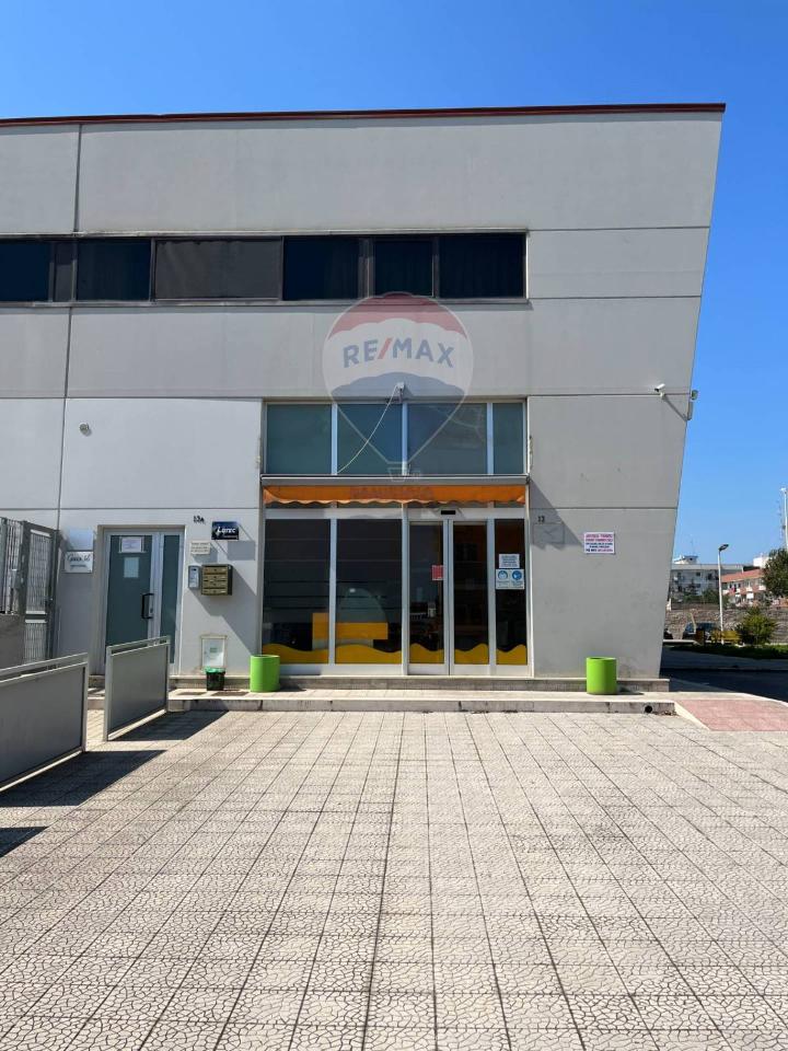 Negozio in vendita a Giovinazzo