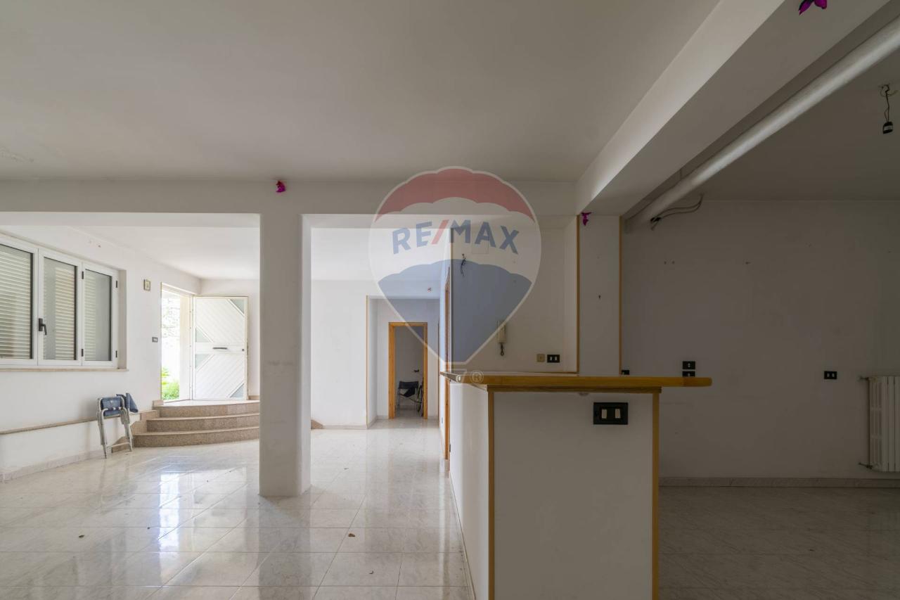 Villa in Via Bari 28, Casamassima