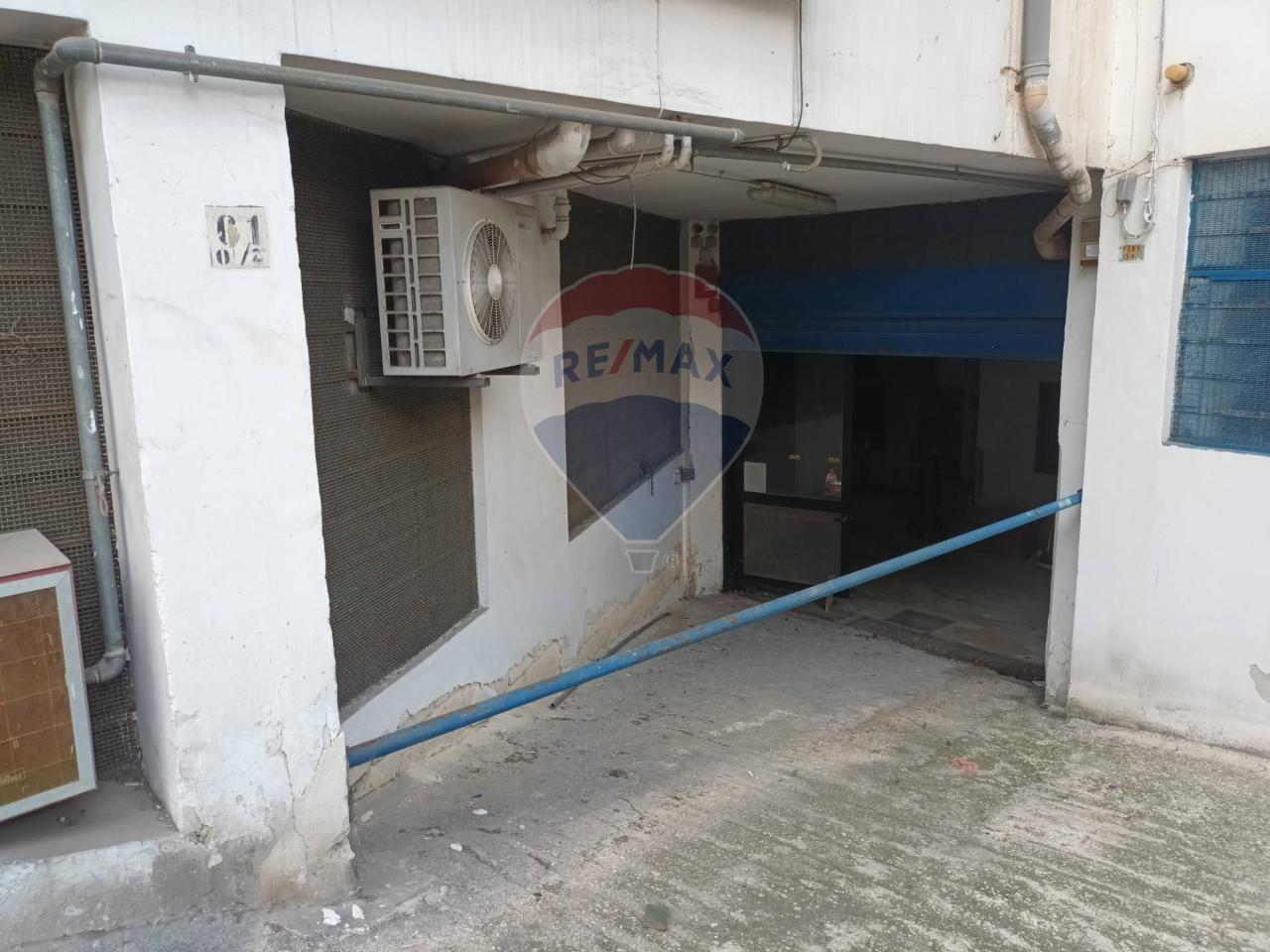 Magazzino in affitto a Bari