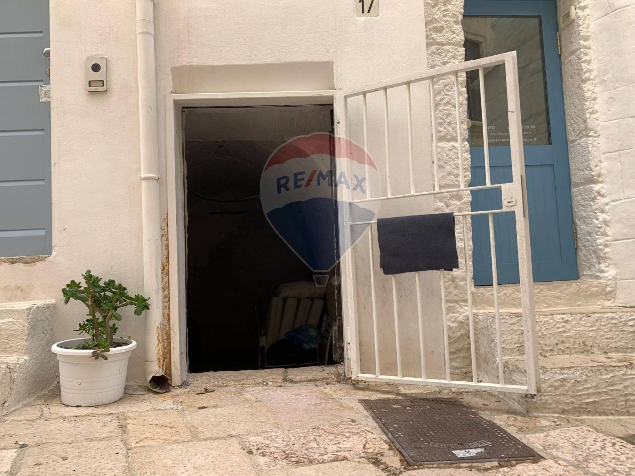 Magazzino in vendita a Polignano A Mare