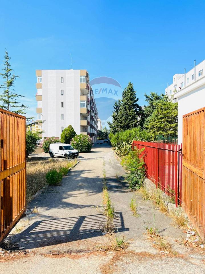 Magazzino in vendita a Giovinazzo
