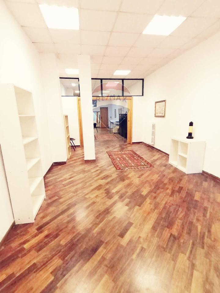 Negozio in vendita a Bari