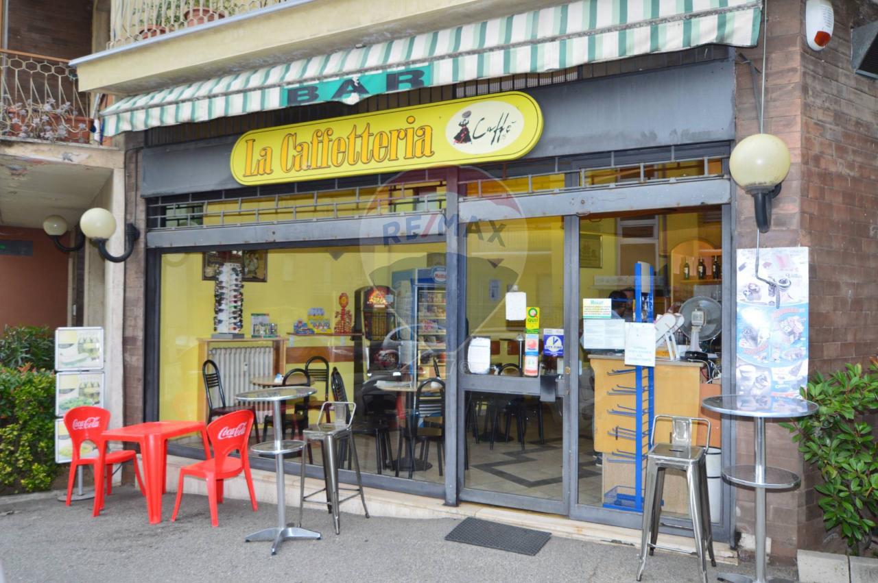 Esercizio commerciale in vendita a Varese