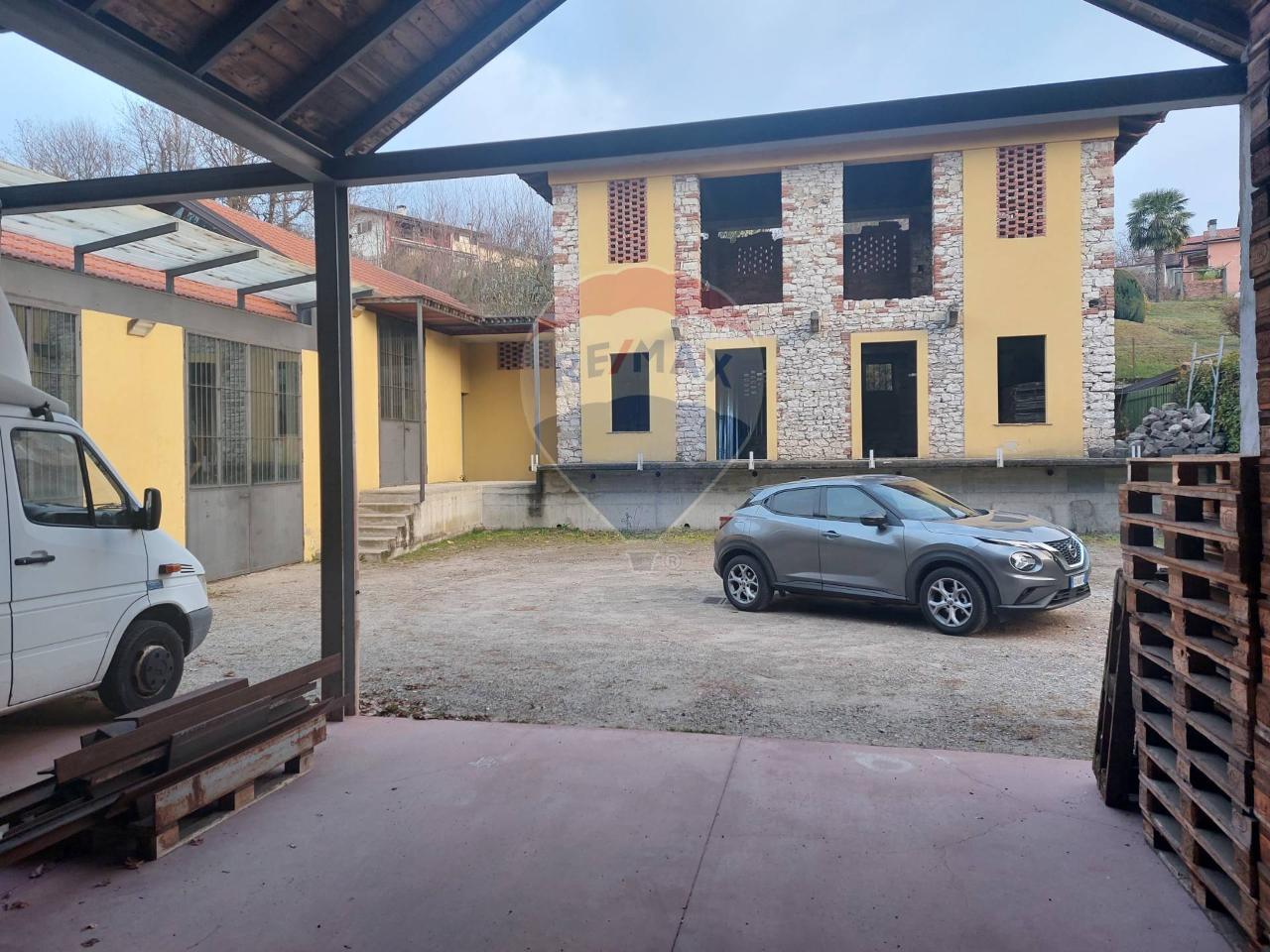 Rustico in vendita a Travedona Monate