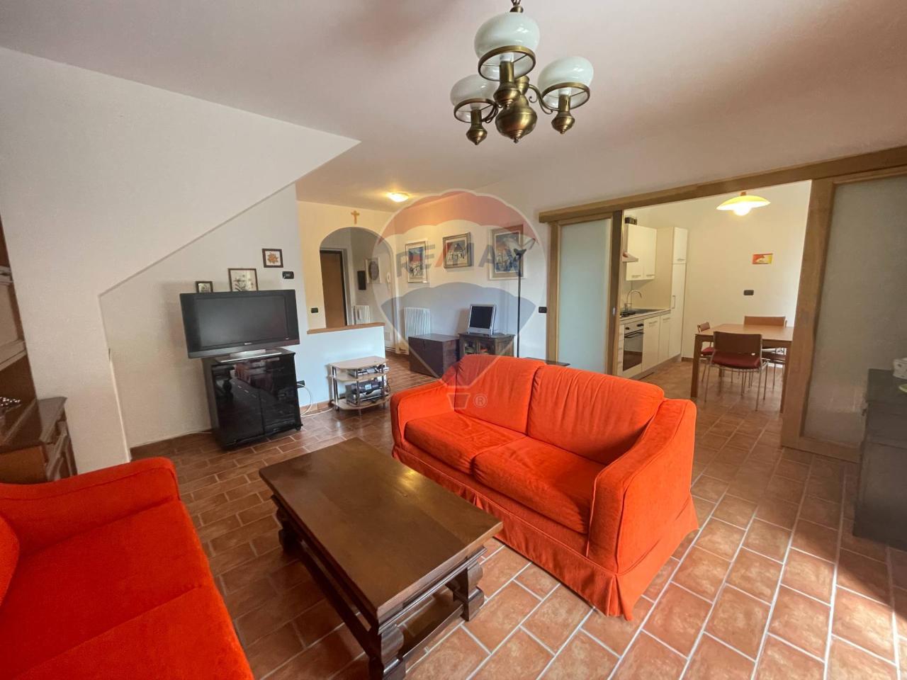 Villa a schiera in vendita a Maccagno con Pino e Veddasca