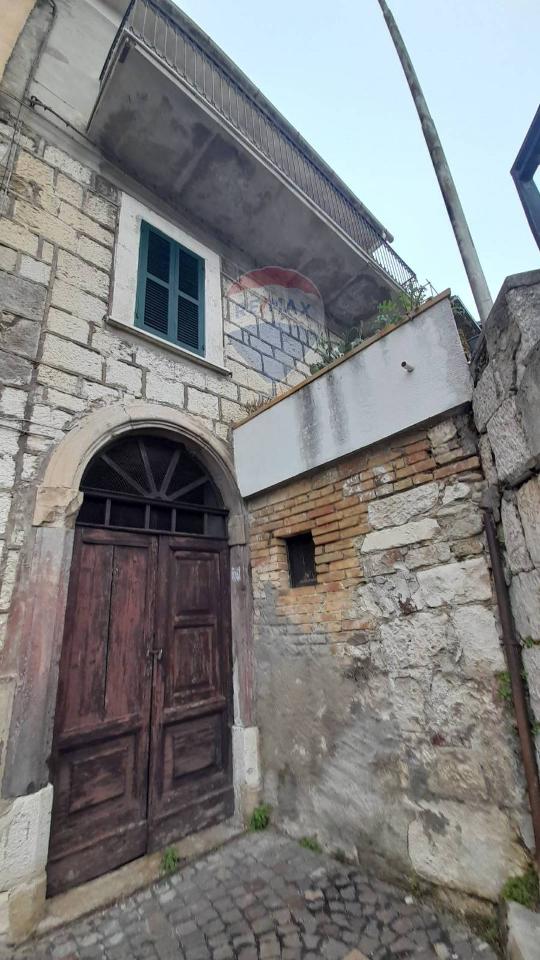Casa indipendente in vendita a Roccascalegna