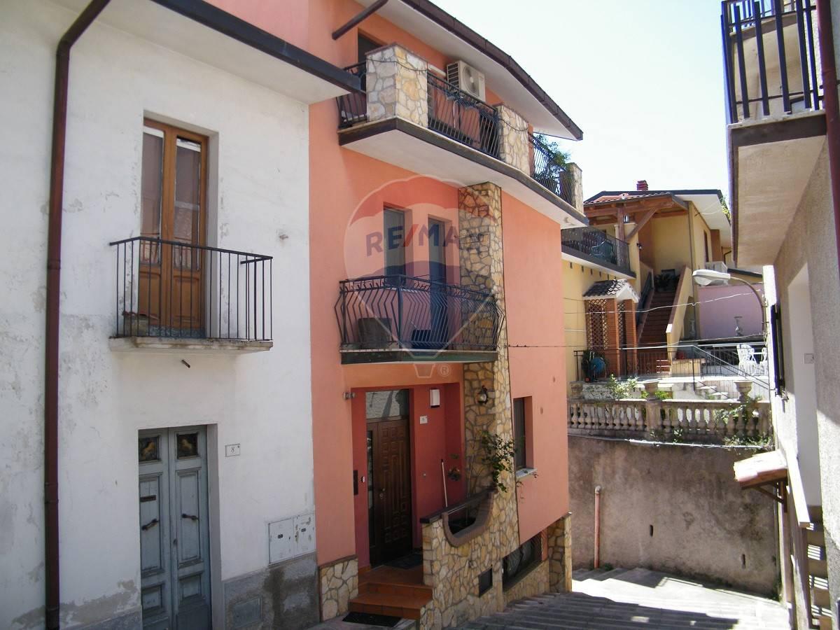 Casa indipendente in vendita a Lama Dei Peligni