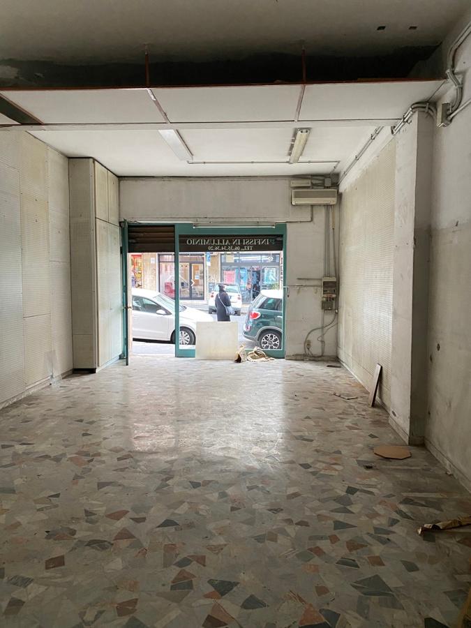 Negozio in affitto a Roma