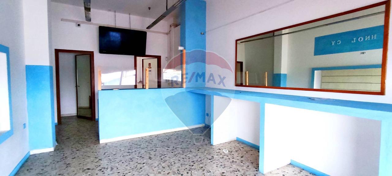 Negozio in affitto a Beinasco