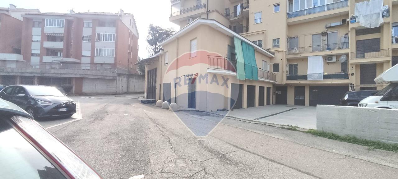 Magazzino in vendita a Beinasco