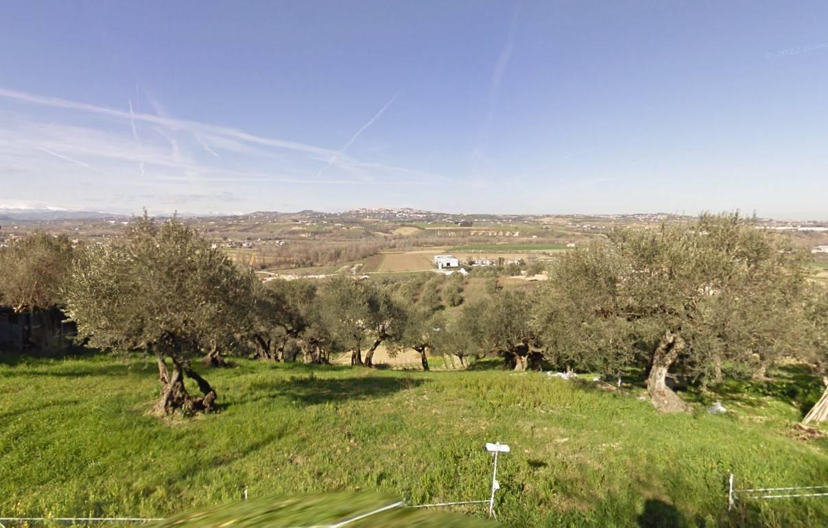 Terreno edificabile in vendita a Cappelle Sul Tavo