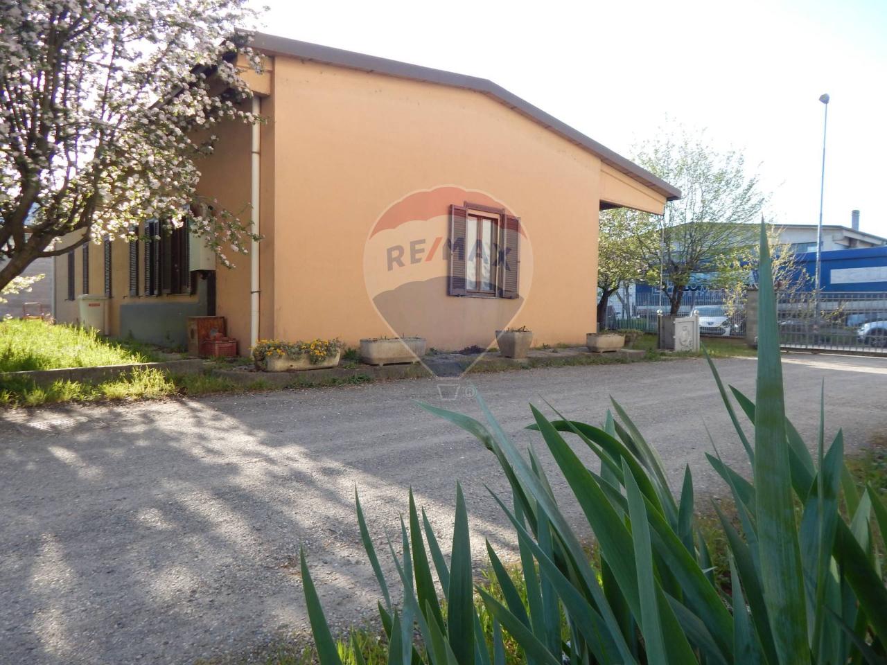 Capannone in vendita a Bornasco