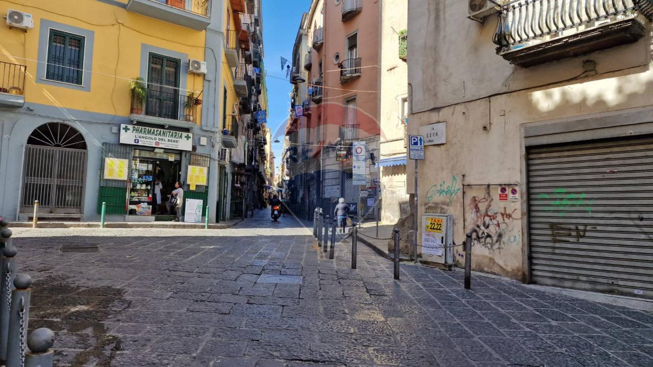 Negozio in vendita a Napoli