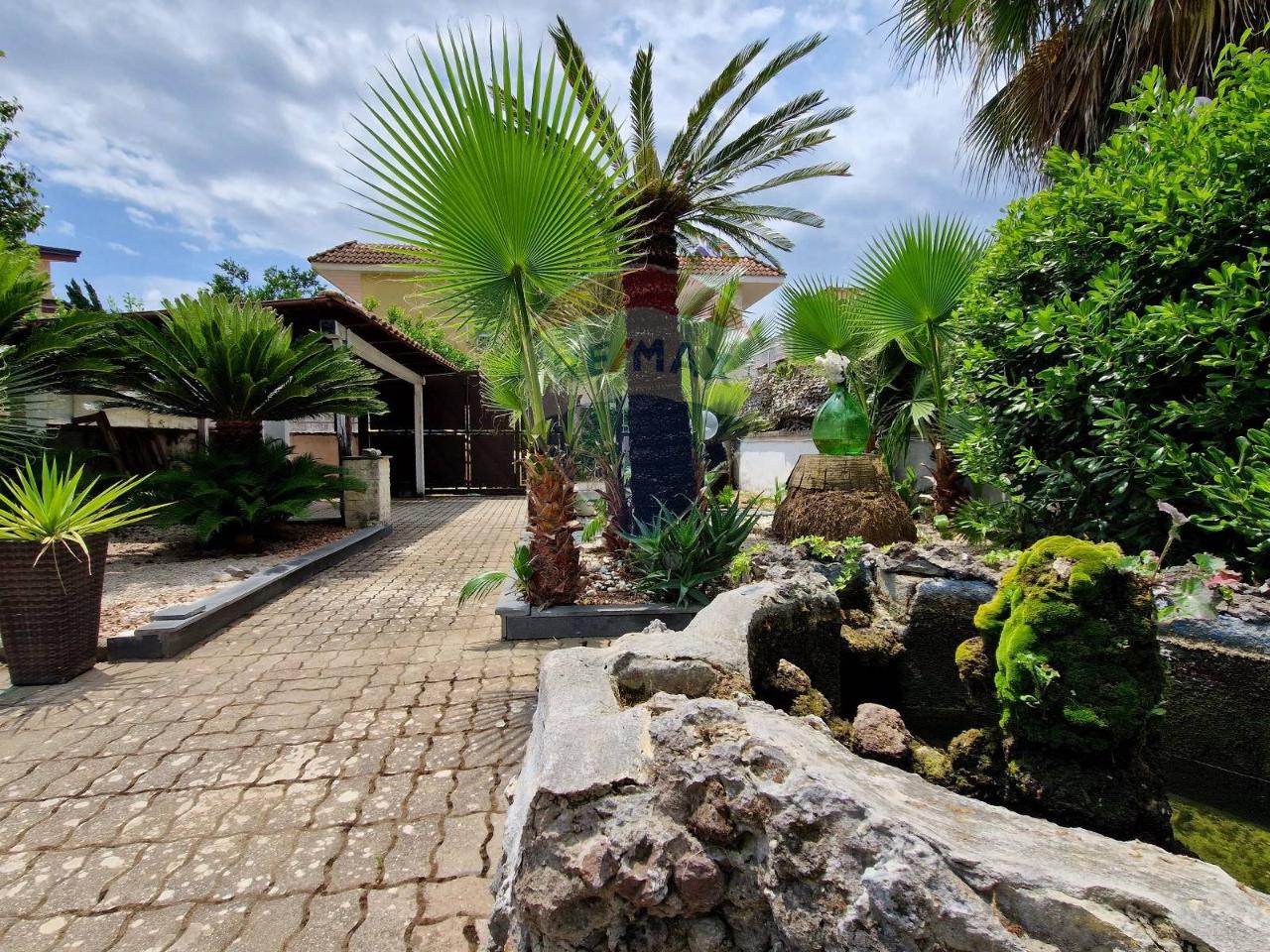 Villa in vendita a Giugliano In Campania