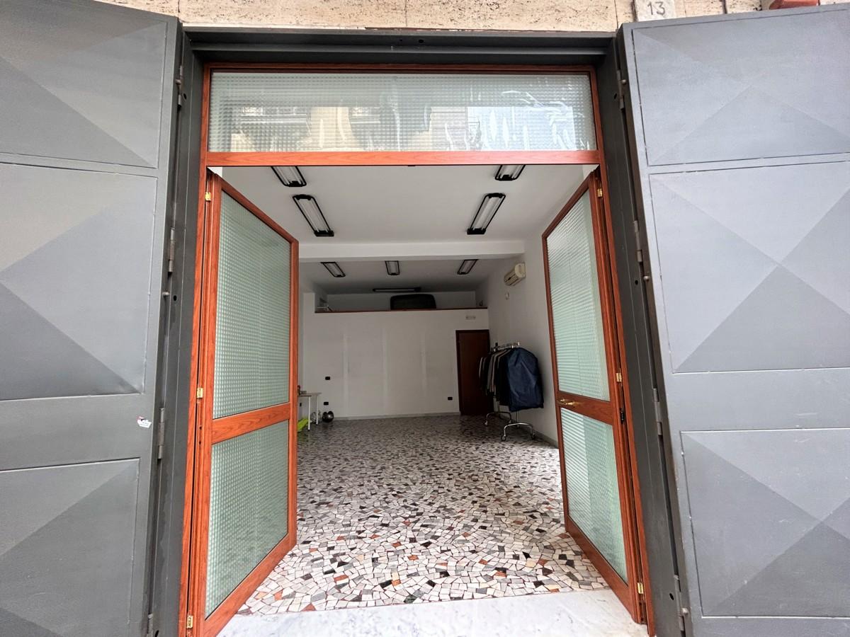 Negozio in vendita a Napoli