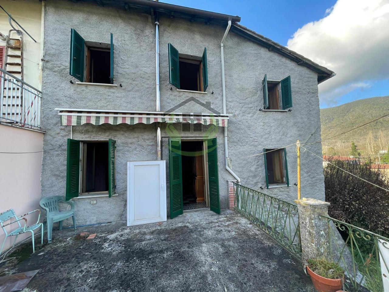Casa indipendente in vendita a Beverino