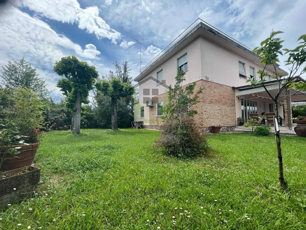 Villa in vendita a Forte Dei Marmi