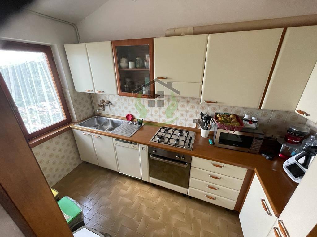 Appartamento in vendita a Luni