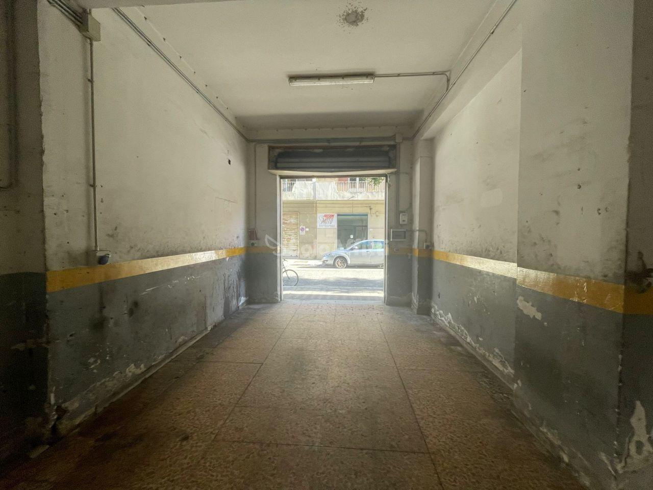 Magazzino in affitto a Reggio Calabria
