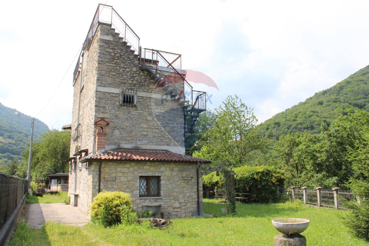 Casa indipendente in vendita a Strozza