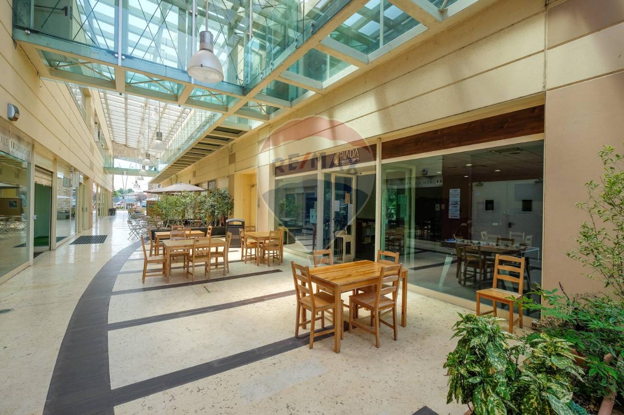 Esercizio commerciale in vendita a Capriate San Gervasio