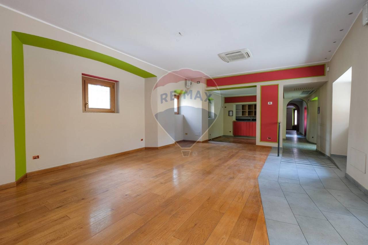 Negozio in vendita a Scanzorosciate