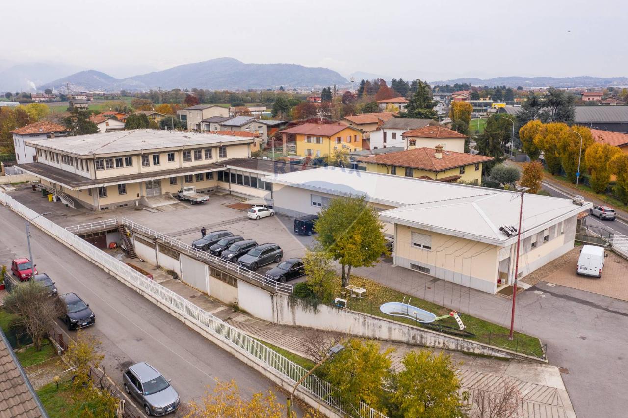 Capannone in vendita a Palazzolo Sull'Oglio