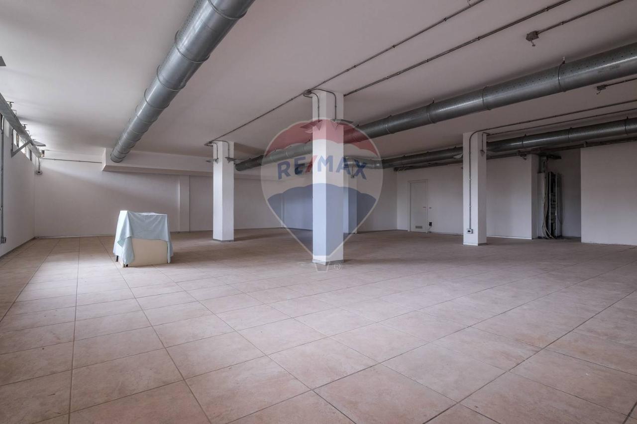 Negozio in affitto a Lurano