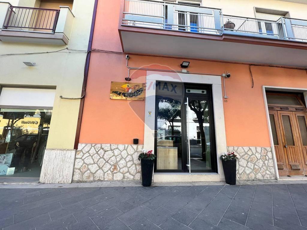 Esercizio commerciale in vendita a Matera