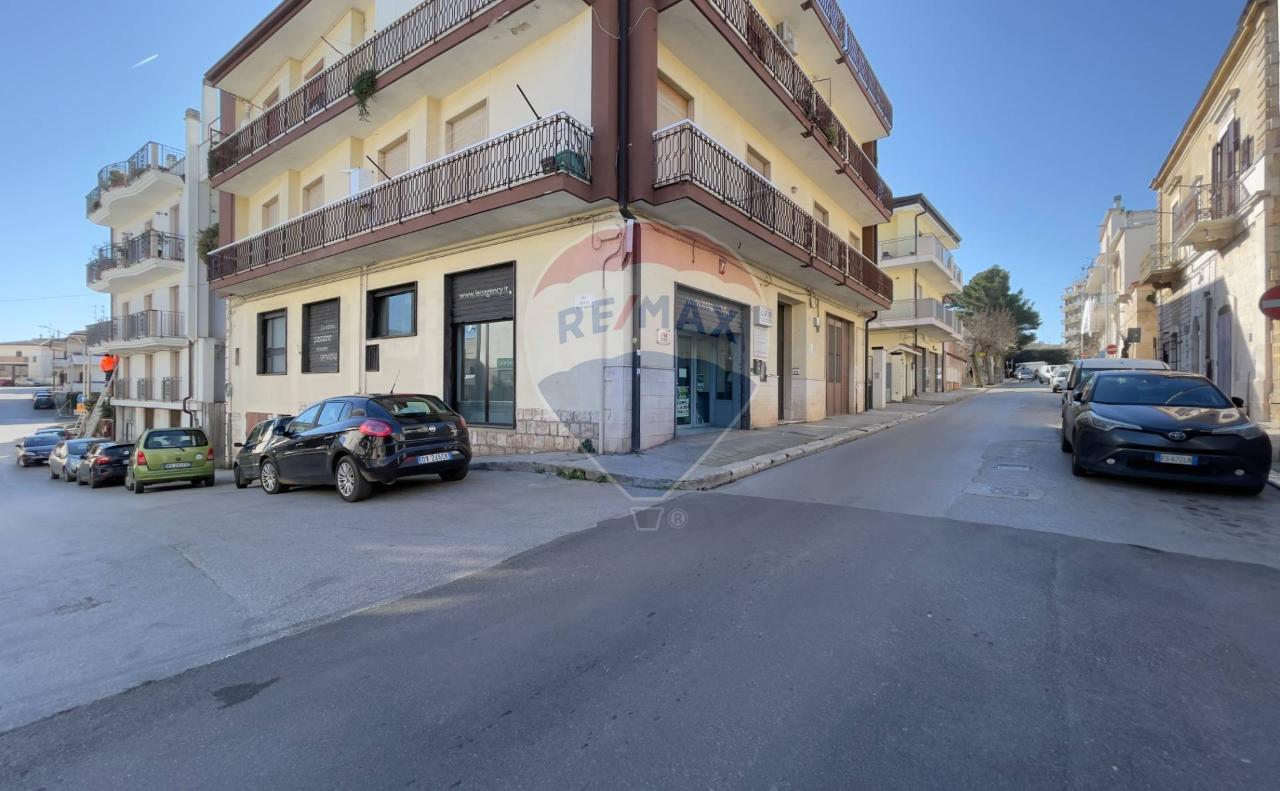 Negozio in affitto a Santeramo In Colle