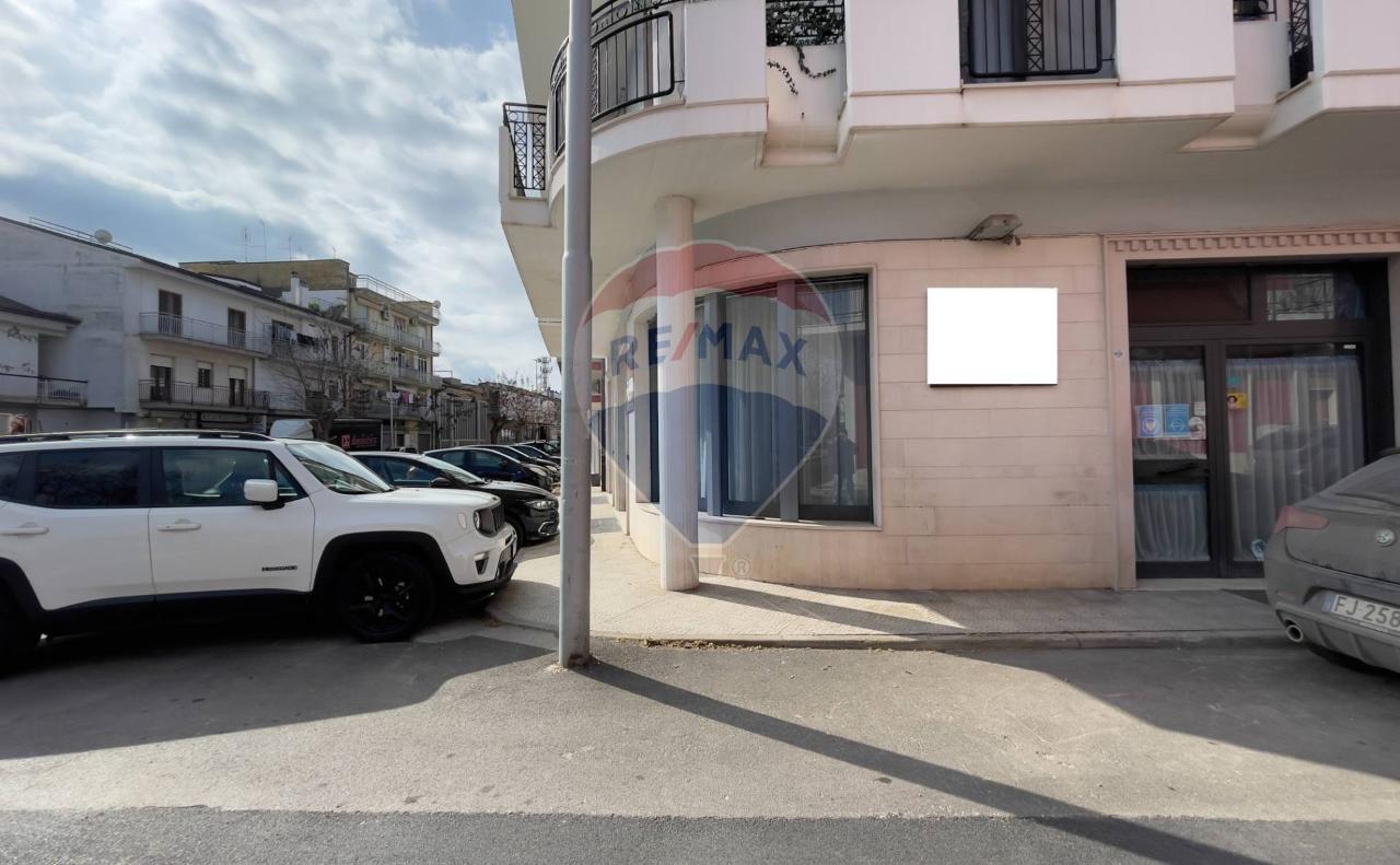 Negozio in affitto a Santeramo In Colle