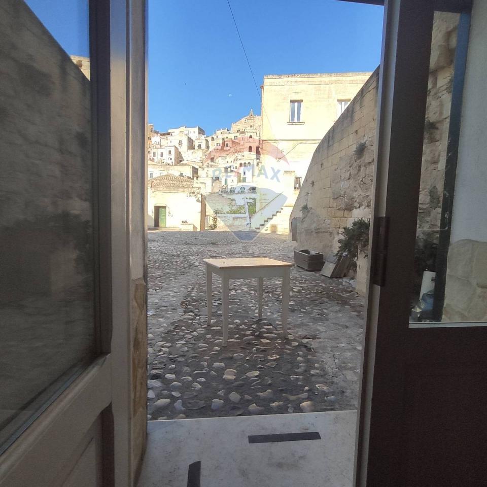 Negozio in affitto a Matera