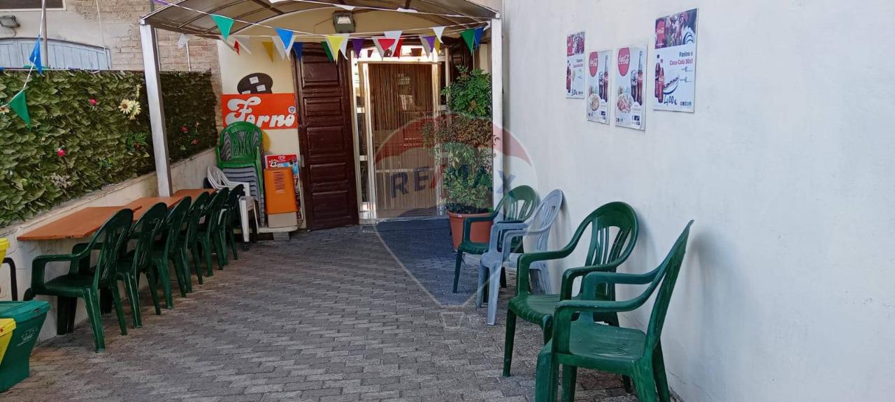 Esercizio commerciale in vendita a Matera
