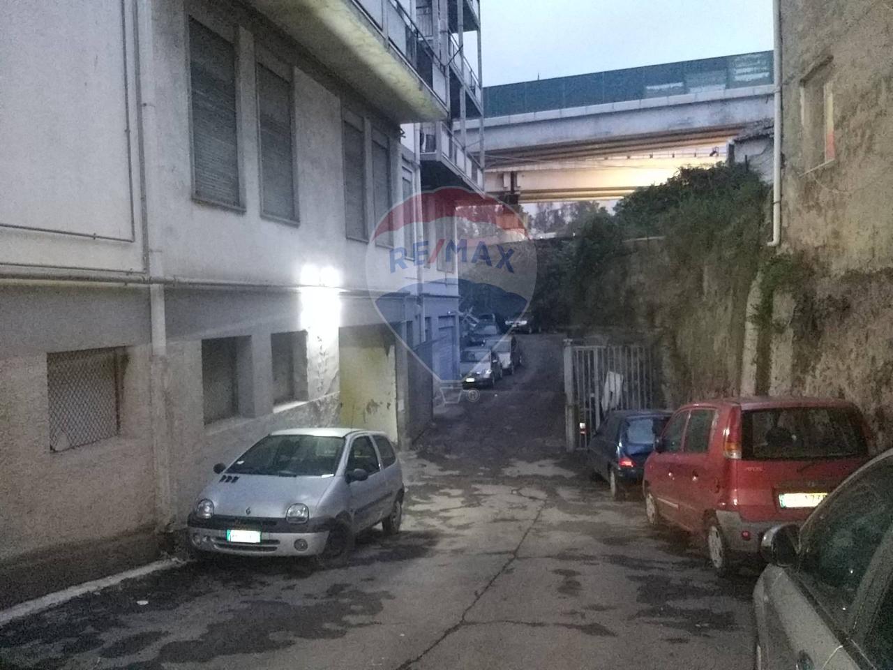 Box in vendita a Catania