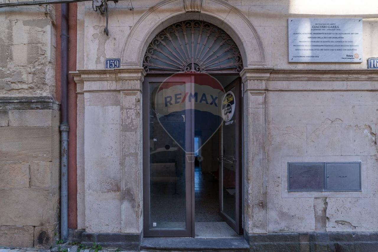 Negozio in affitto a Caltagirone