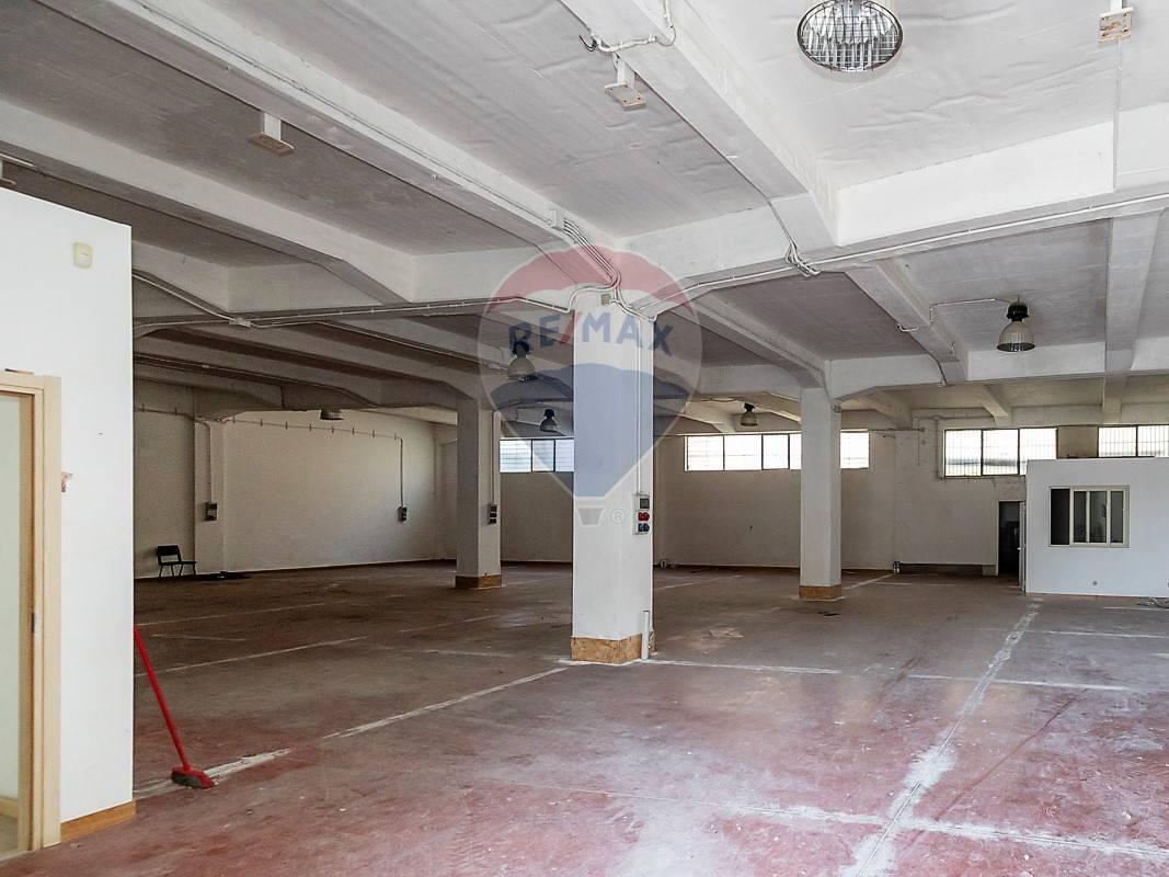 Magazzino in vendita a Paterno'