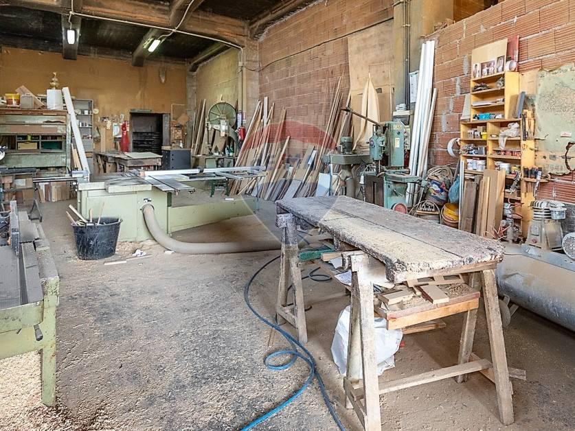 Magazzino in vendita a Paterno'