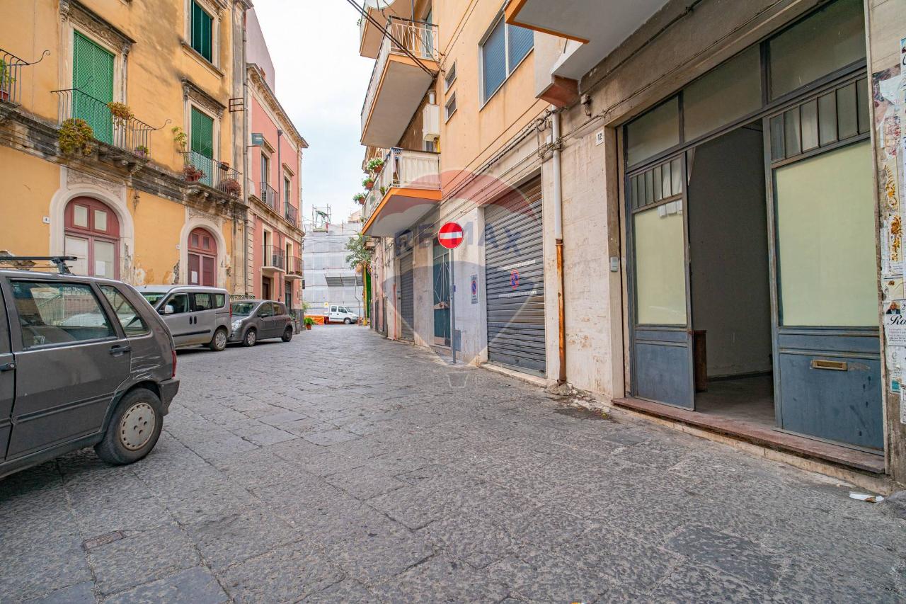 Negozio in vendita a Acireale