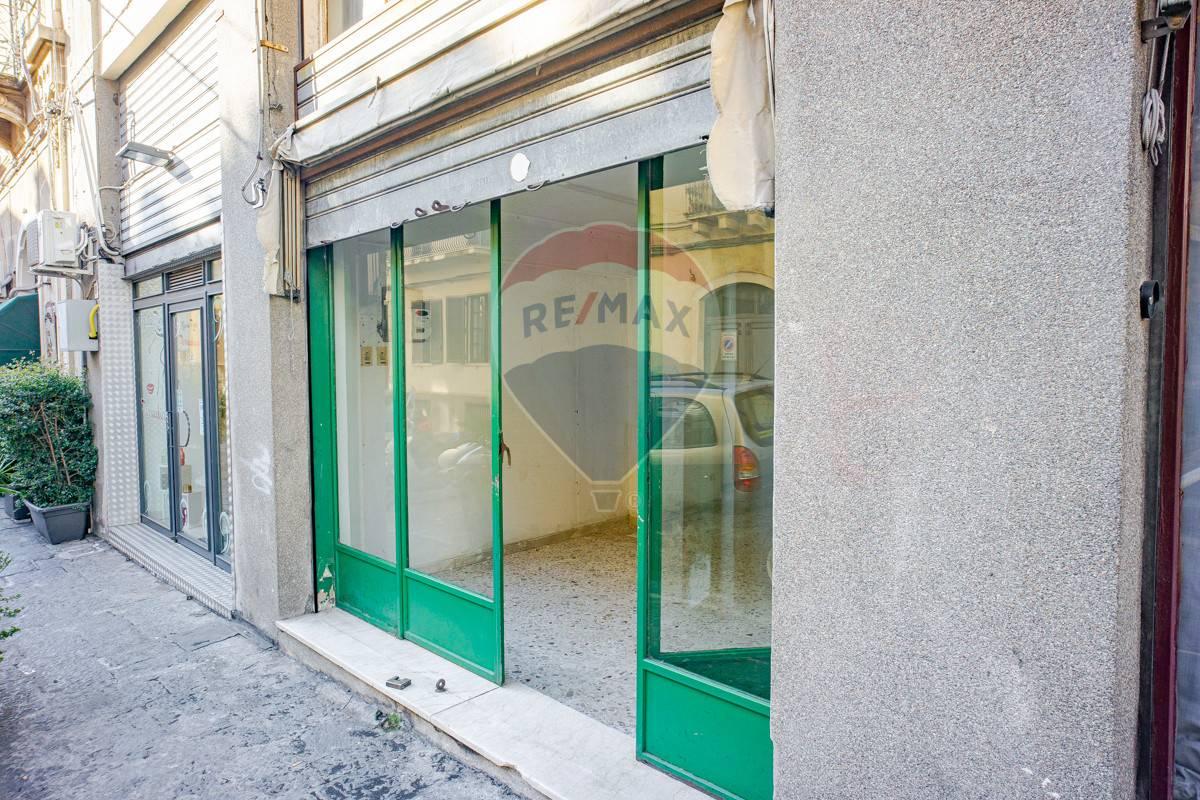 Negozio in affitto a Acireale