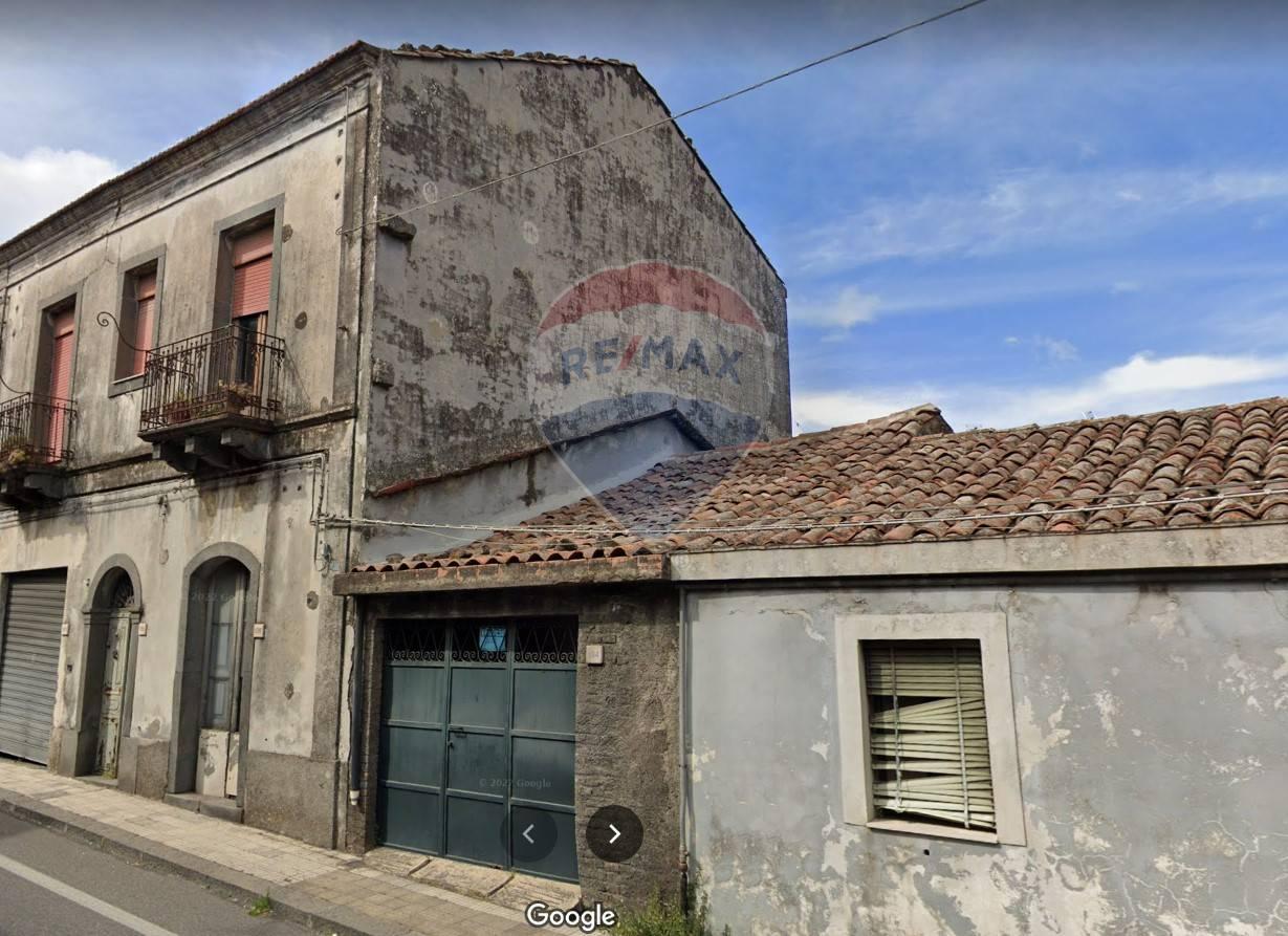 Magazzino in vendita a Linguaglossa