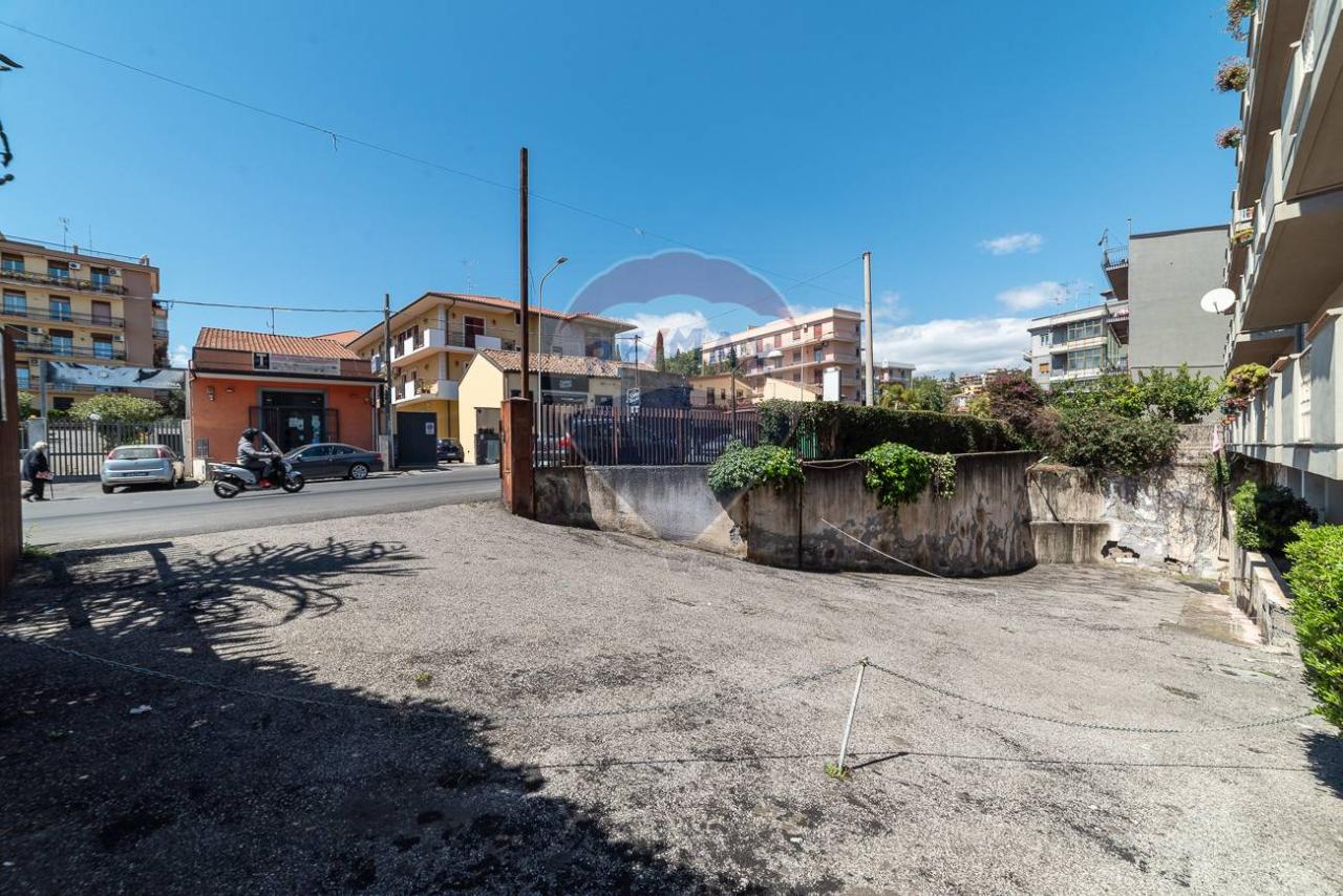 Negozio in affitto a Catania