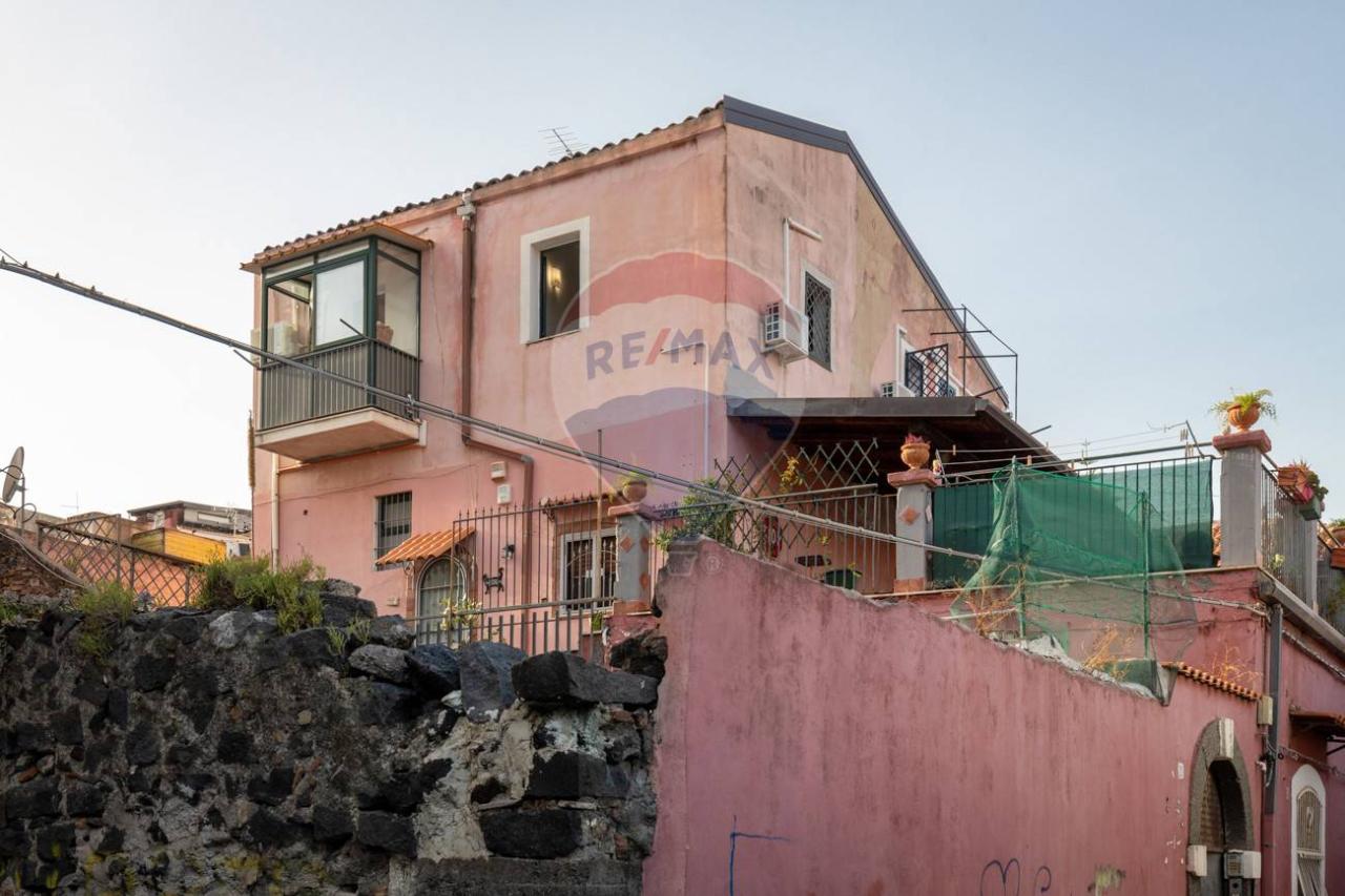Casa indipendente in vendita a Catania