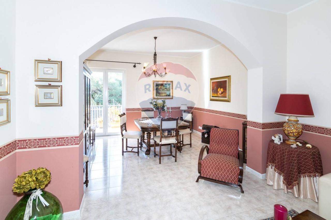 Trilocale in Via Dafni 16, Aci Catena