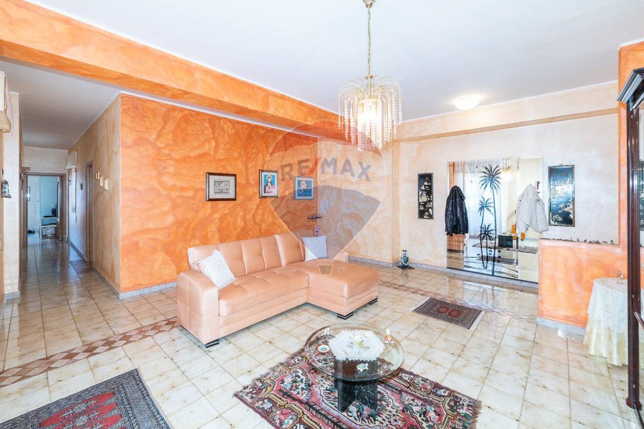 Appartamento in vendita a Acireale